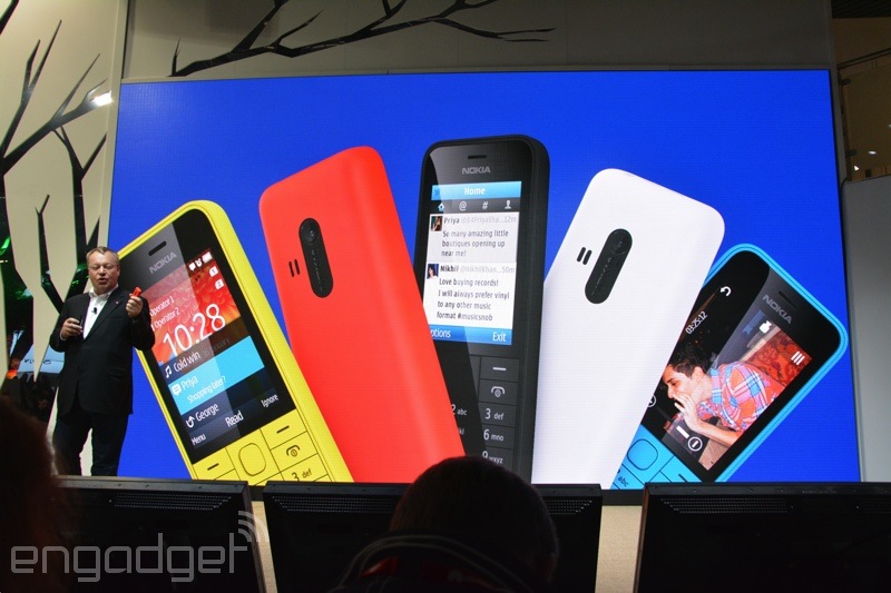 Nokia 正式發表 220：整合 Bing 服務的 feature phone 新機