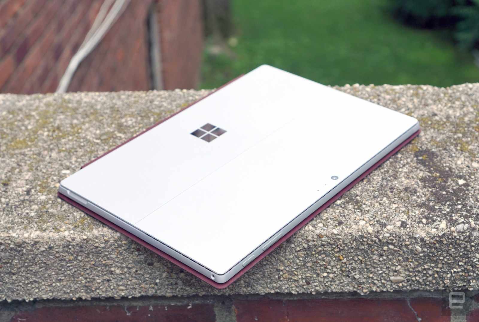 Surface Pro review: Microsoft's best hybrid notebook plays it safe ...