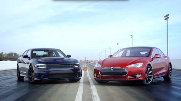 當 Tesla Model S P85D 遇上地上最快房車時，會有什麼火花？
