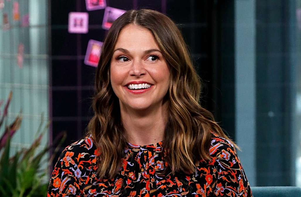 'Younger' star Sutton Foster talks filming Marie's Crisis scene ...