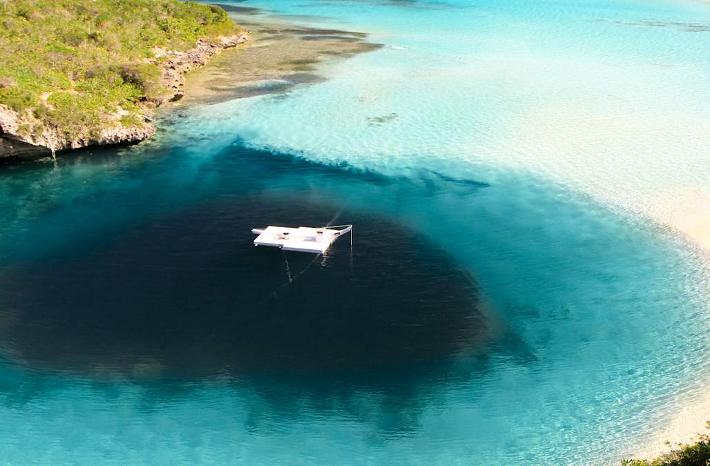 This massive underwater hole in the Bahamas is believed to have been ...
