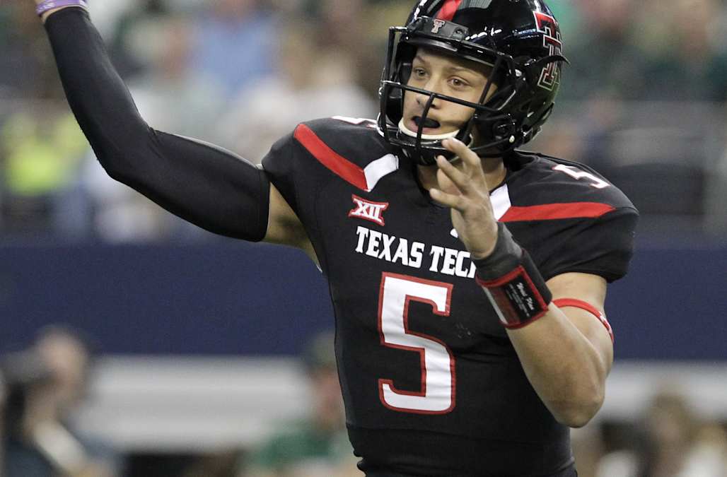 Texas Tech's QB sets record with 598 yards passing - AOL