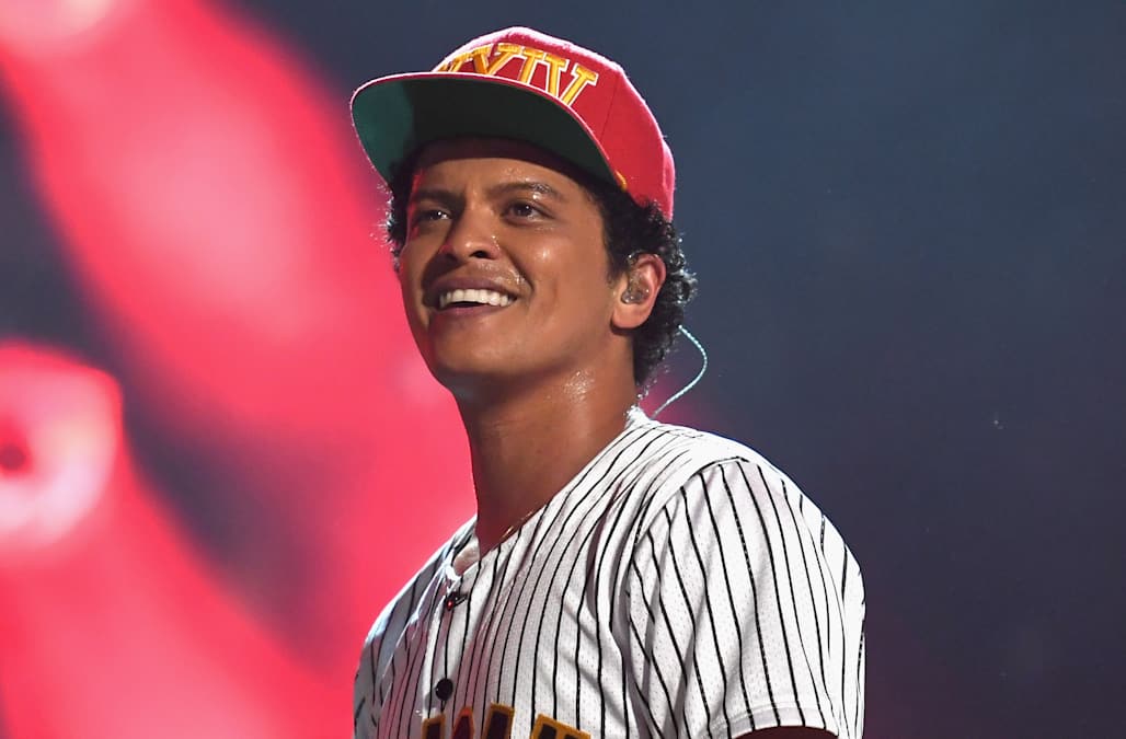 Bruno Mars' '24K Magic' now 2x platinum, with singles '24K Magic ...