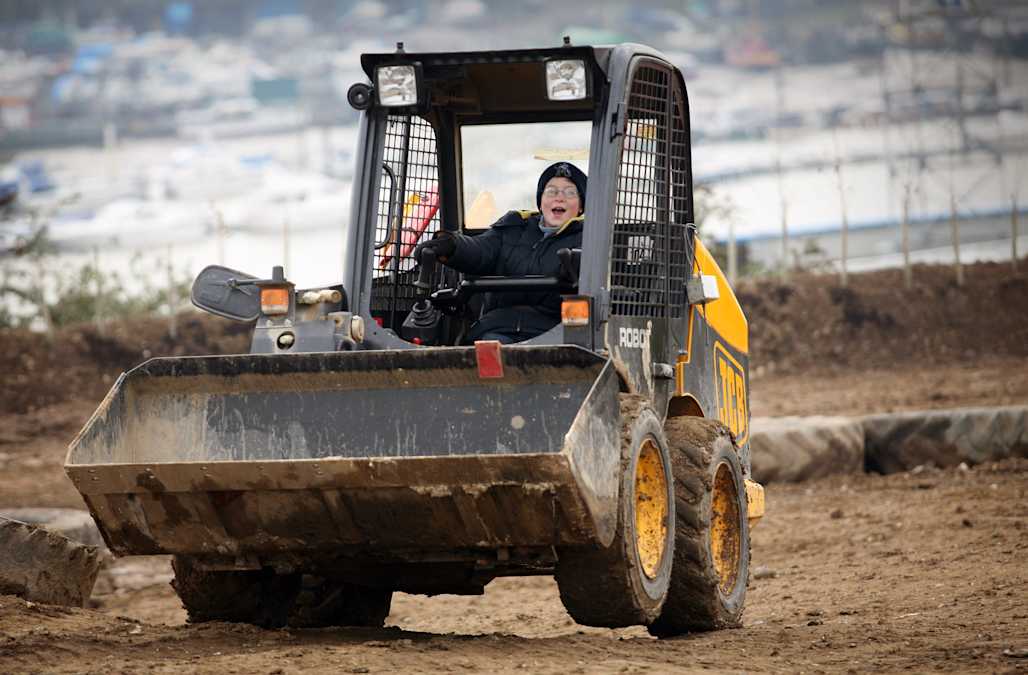 Diggerland theme park is 'groundbreaking' fun for the family - AOL