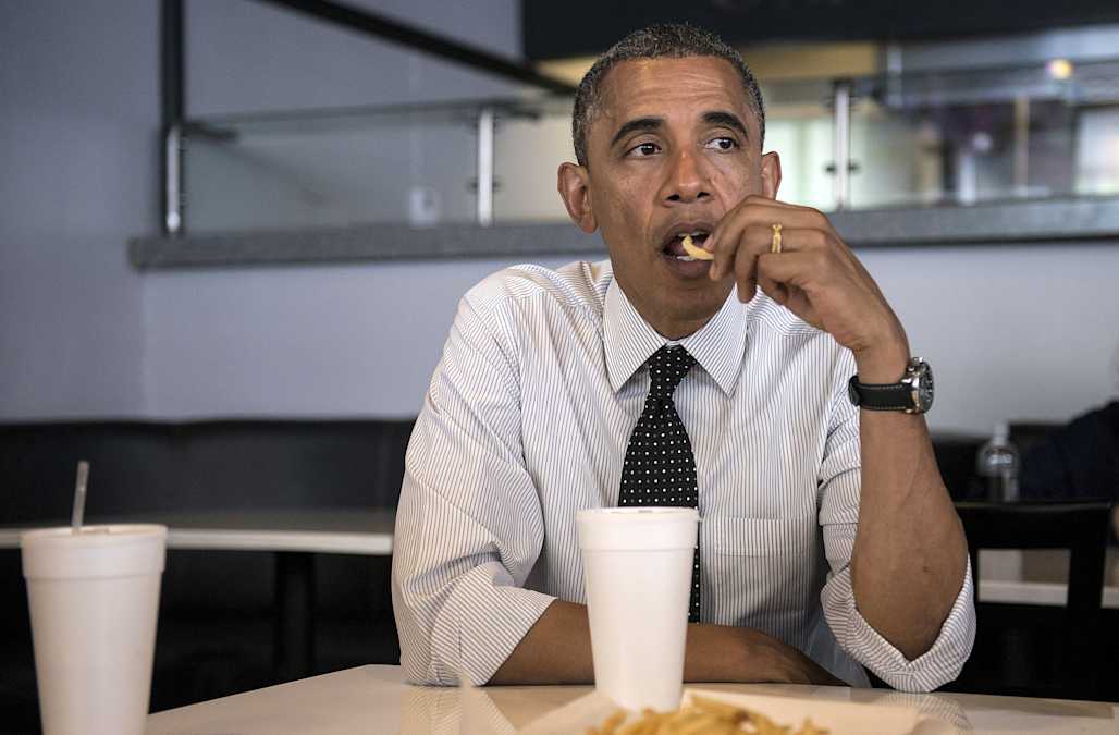 Obama seen reviewing restaurant in recently uncovered video from 2001