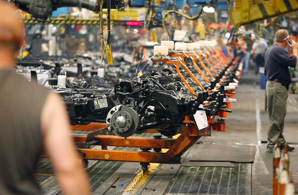 GM pickup truck plant in Flint, Michigan, to add 1,000 workers