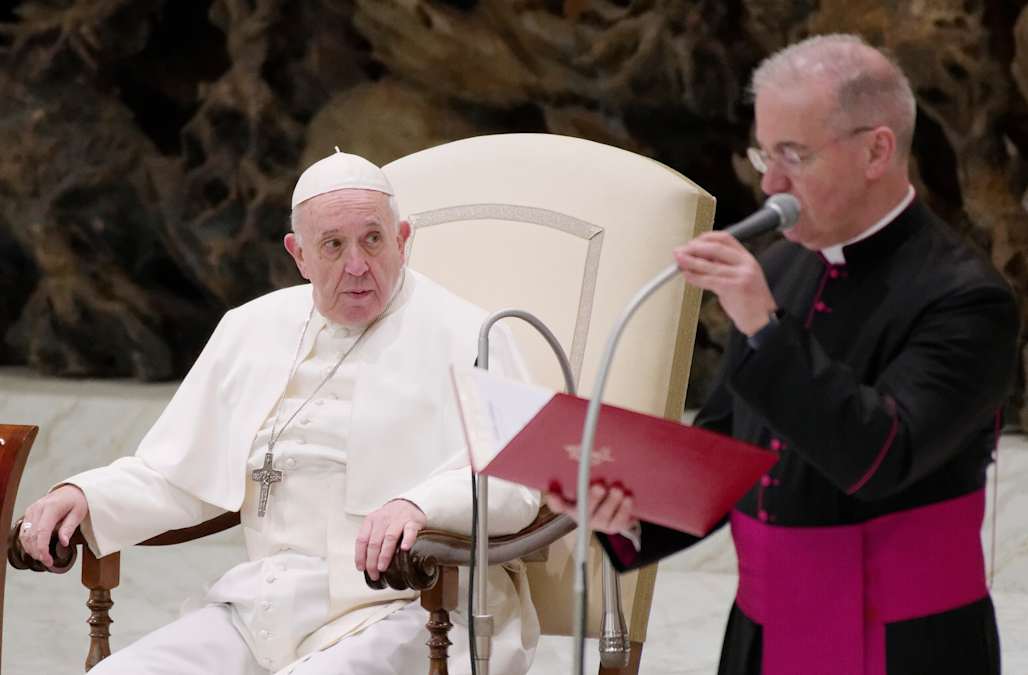 Pope appears to give thumbs down to Trump's Mideast peace plan