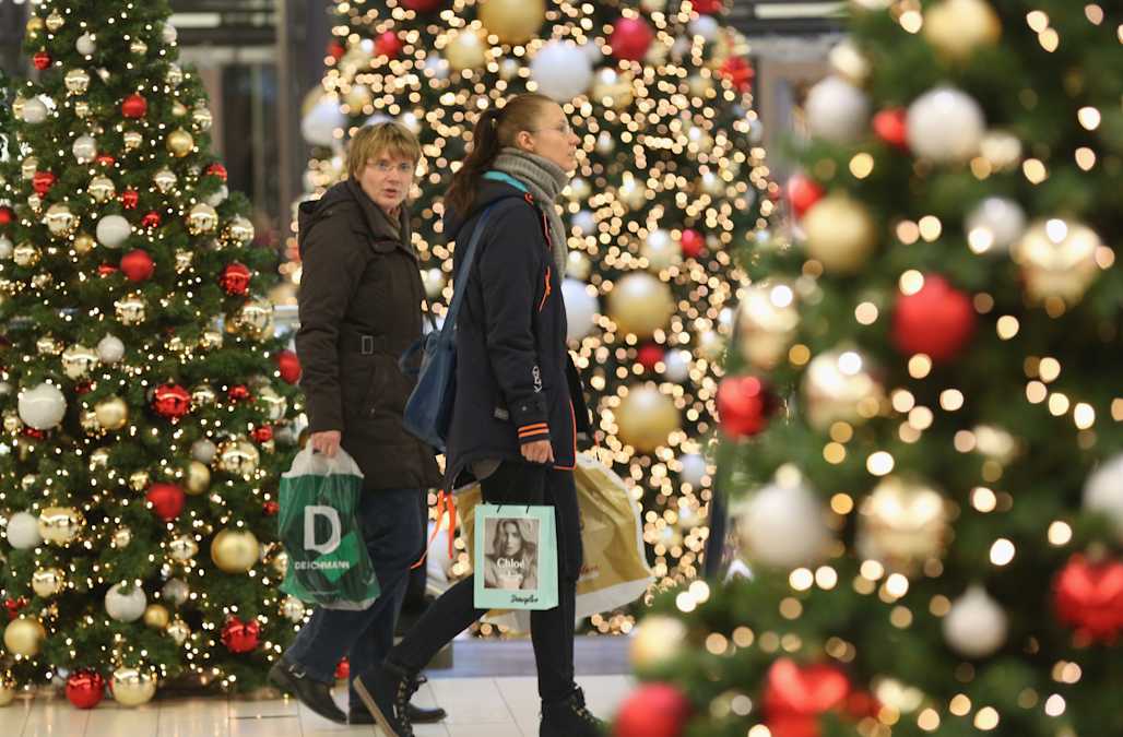 Tips for stress-free Christmas shopping - AOL