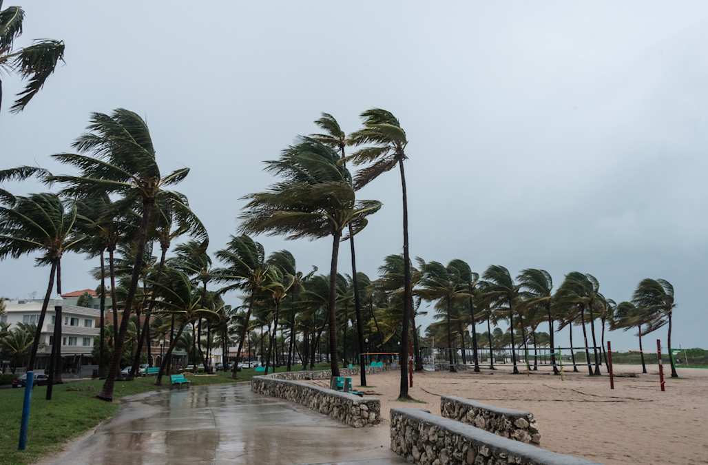 BREAKING: 11 people rescued after boat capsized during thunderstorm in ...