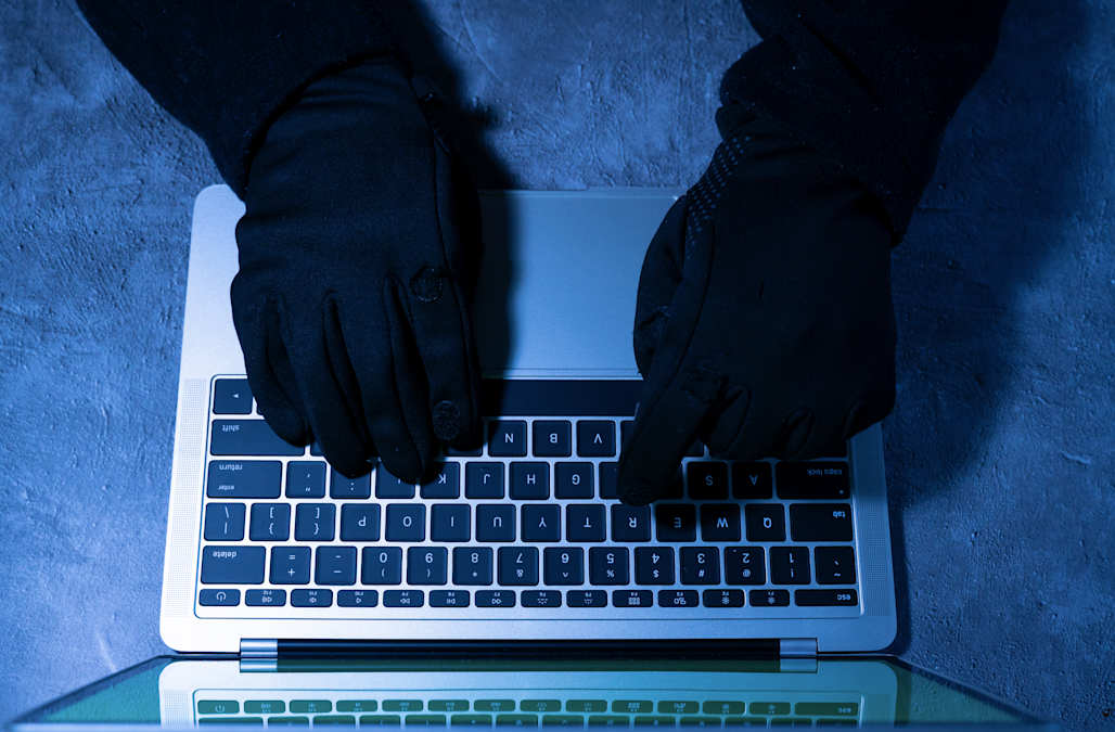 Warning signs you’re being targeted by an identify thief - AOL