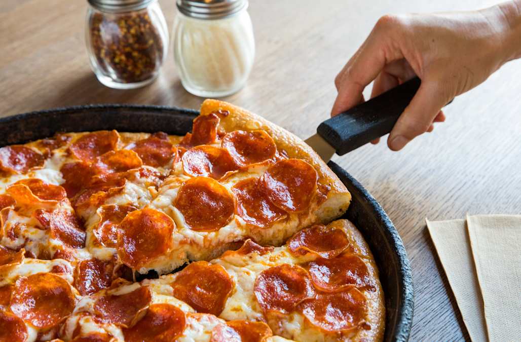 Pizza Hut is trying to cash in on NFL fans by taking the opposite ...