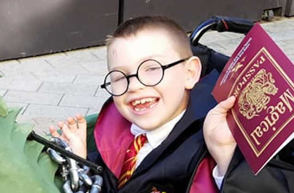 Boy with rare terminal illness stuns with creative Harry Potter costume ...