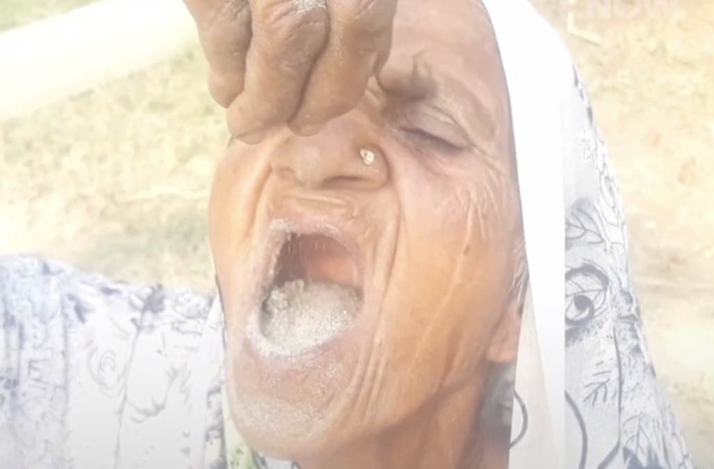 Woman claims she eats sand as a part of her everyday diet: 'I've felt ...