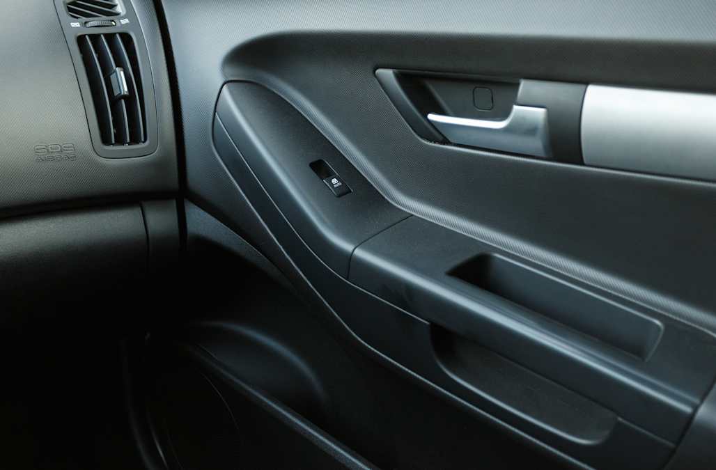 Here’s why you should always open your car door with your right hand