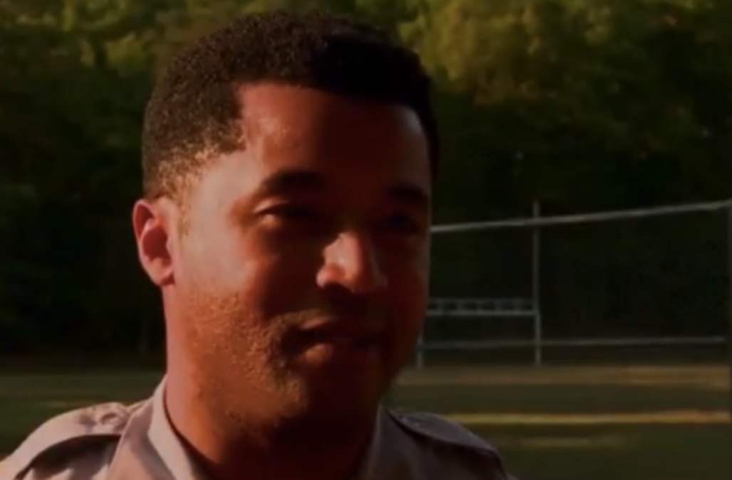 Officer buys homeless mom and child hotel room and food - AOL