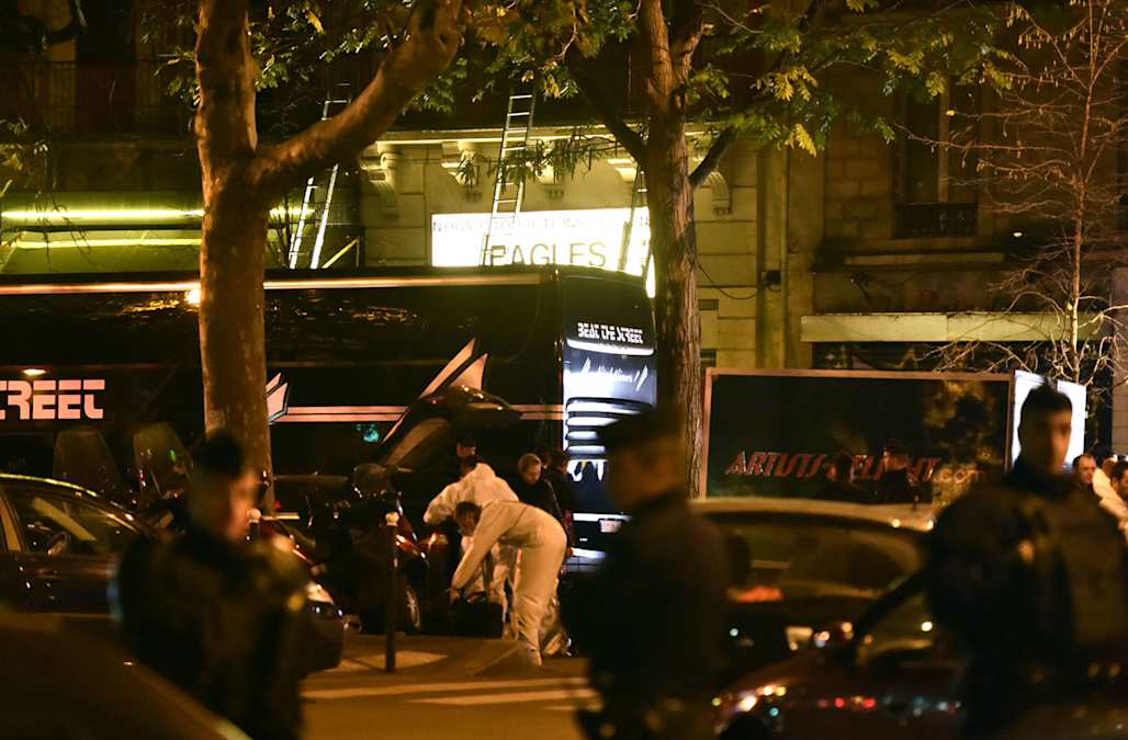 Witnesses tell harrowing tales of surviving Paris attacks - AOL