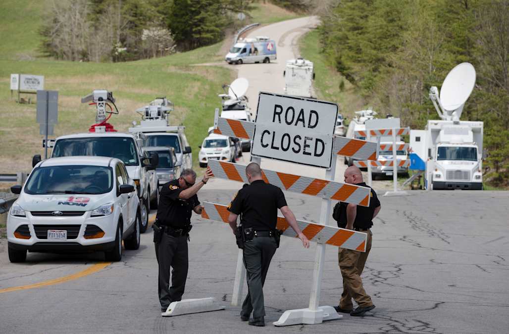 Hunt for suspects in Ohio execution-style murder spree enters second ...