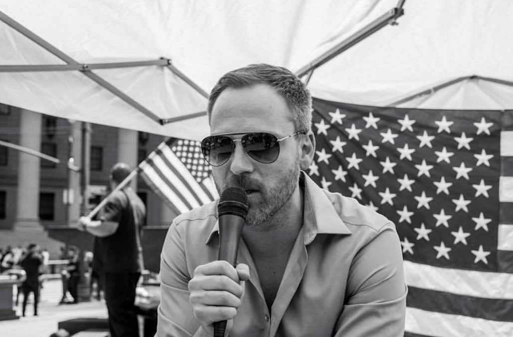 Prominent gay conservative journalist fires back at critics for ...