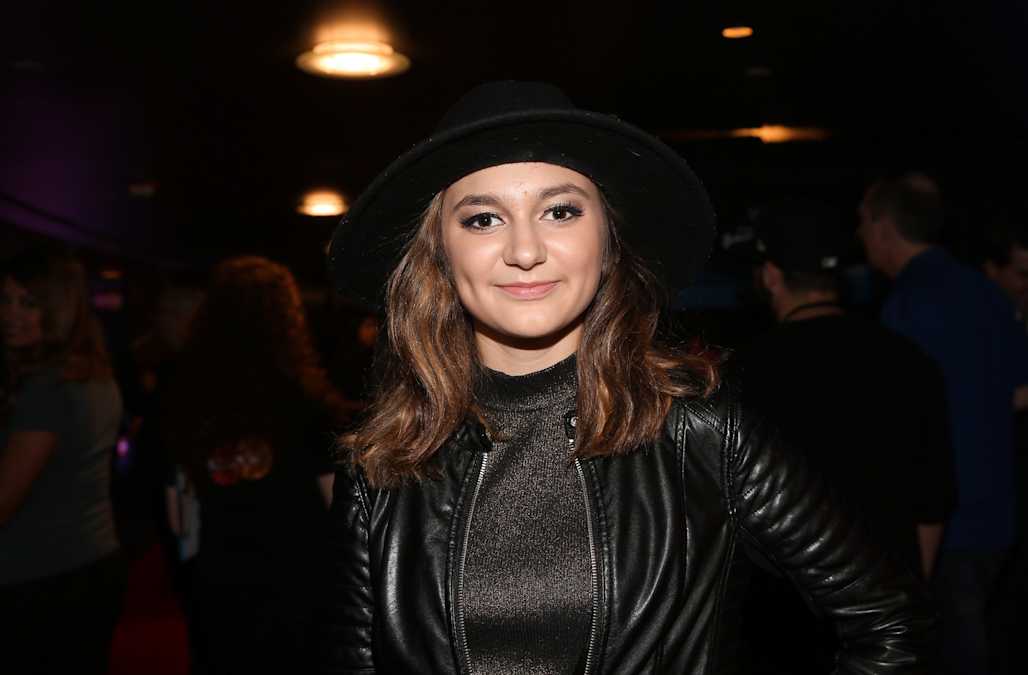 Rising star Daya refuses to 'Sit Still, Look Pretty' - AOL