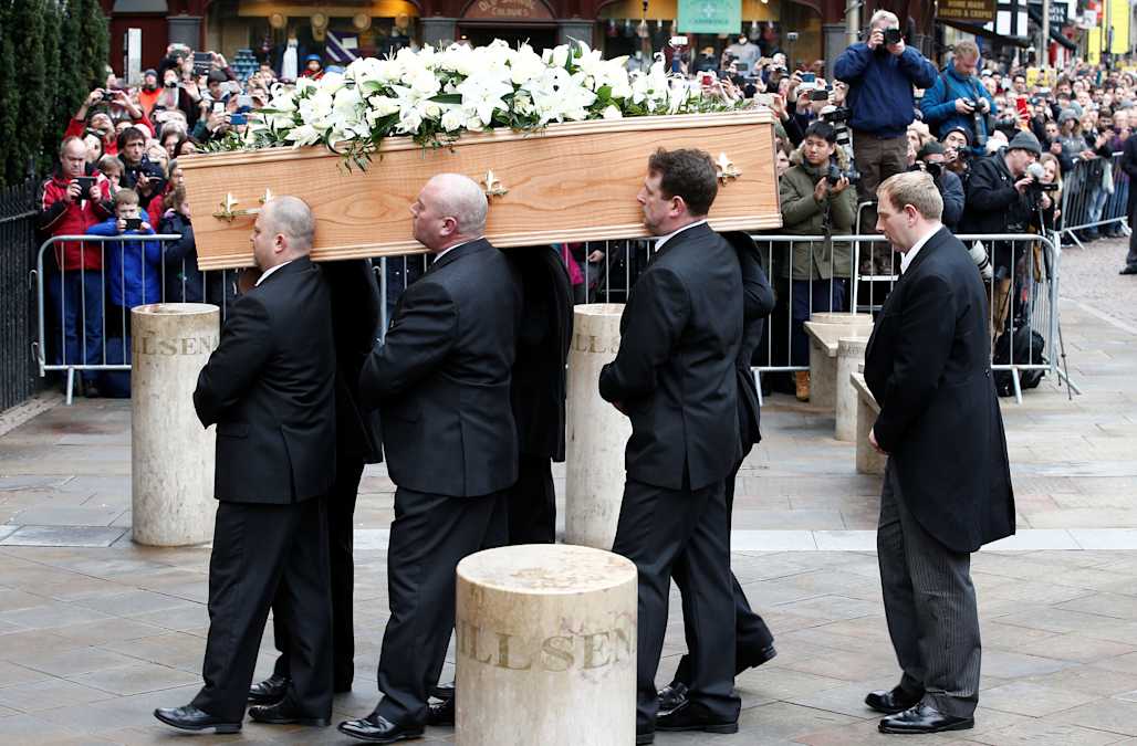 Friends, family, public flock to funeral of physicist Stephen Hawking