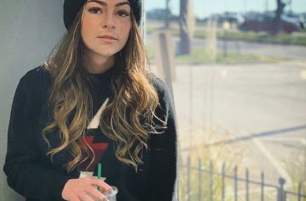 Singer-songwriter Cady Groves dies at age 30